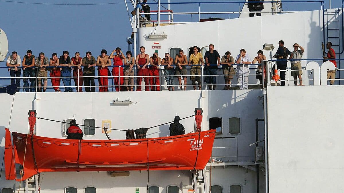 Greywing | How Greywing discovered the Crew Change Crisis